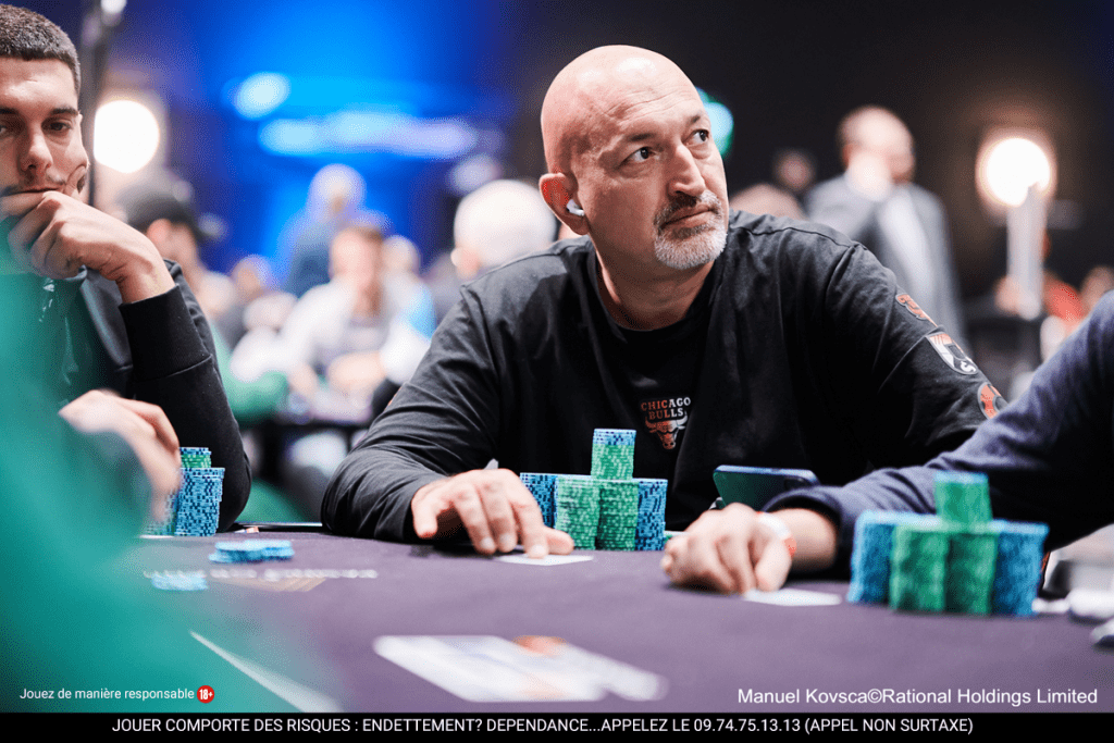 Anthony Apicella chipleader à l'abord de la table finale du FPS Aix-en ...