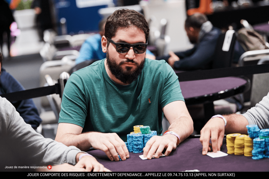 Anthony Apicella chipleader à l'abord de la table finale du FPS Aix-en ...