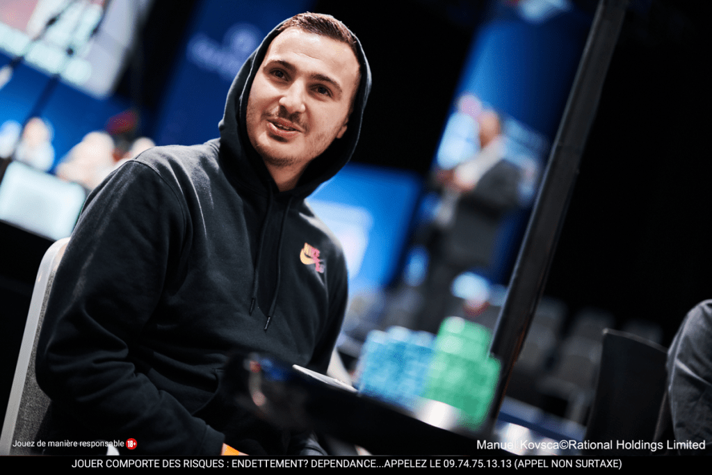 Anthony Apicella chipleader à l'abord de la table finale du FPS Aix-en ...