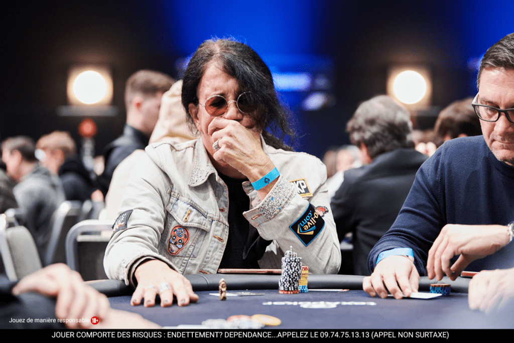Anthony Apicella chipleader à l'abord de la table finale du FPS Aix-en ...