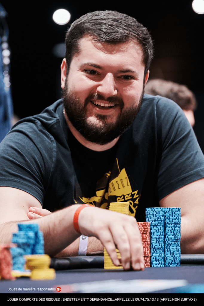 Anthony Apicella chipleader à l'abord de la table finale du FPS Aix-en ...